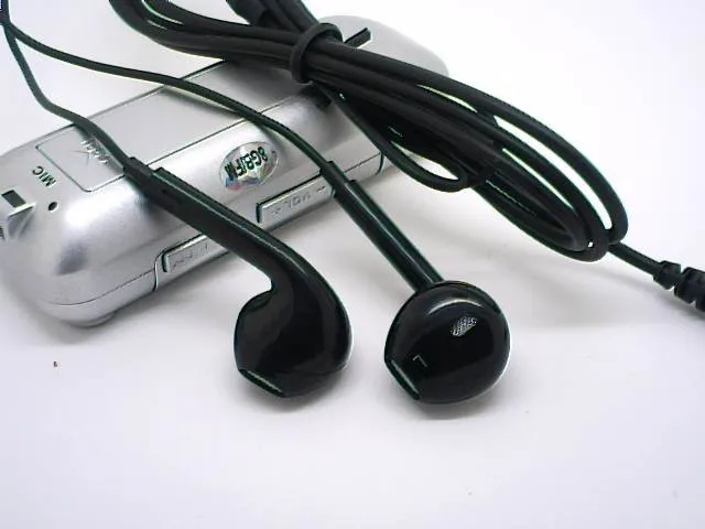 2013 New wholesales AAA battery USB Digital mp3 Player with 8GB memory ...