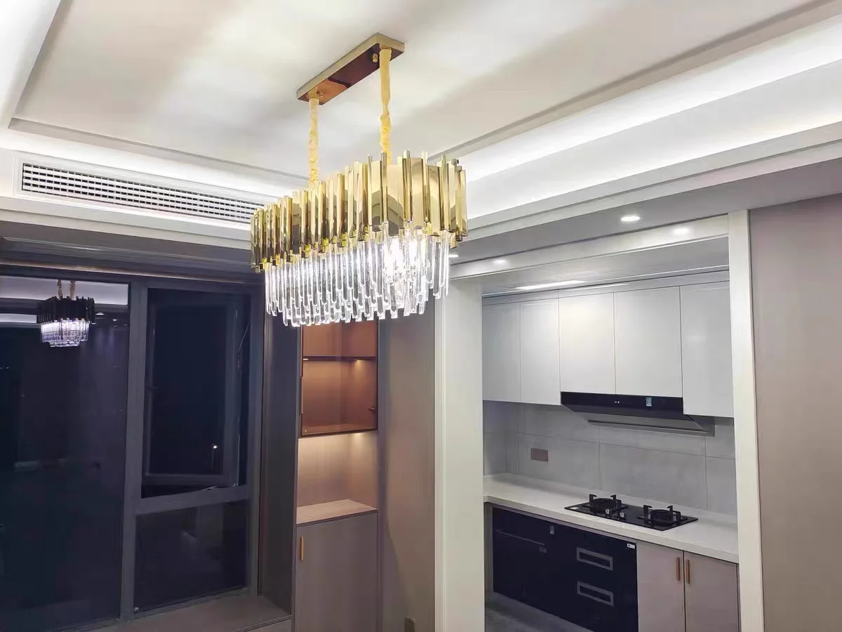 Queen Elizabeth Chandelier – NYRALONDON