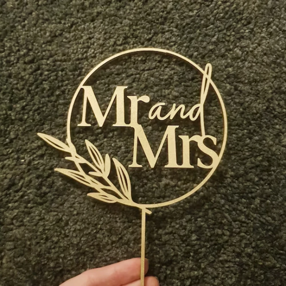 Mr En Mrs Bruiloft Rustieke Krans Monogram Cake Topper Houten Cake Topper Valentijnsdag ...