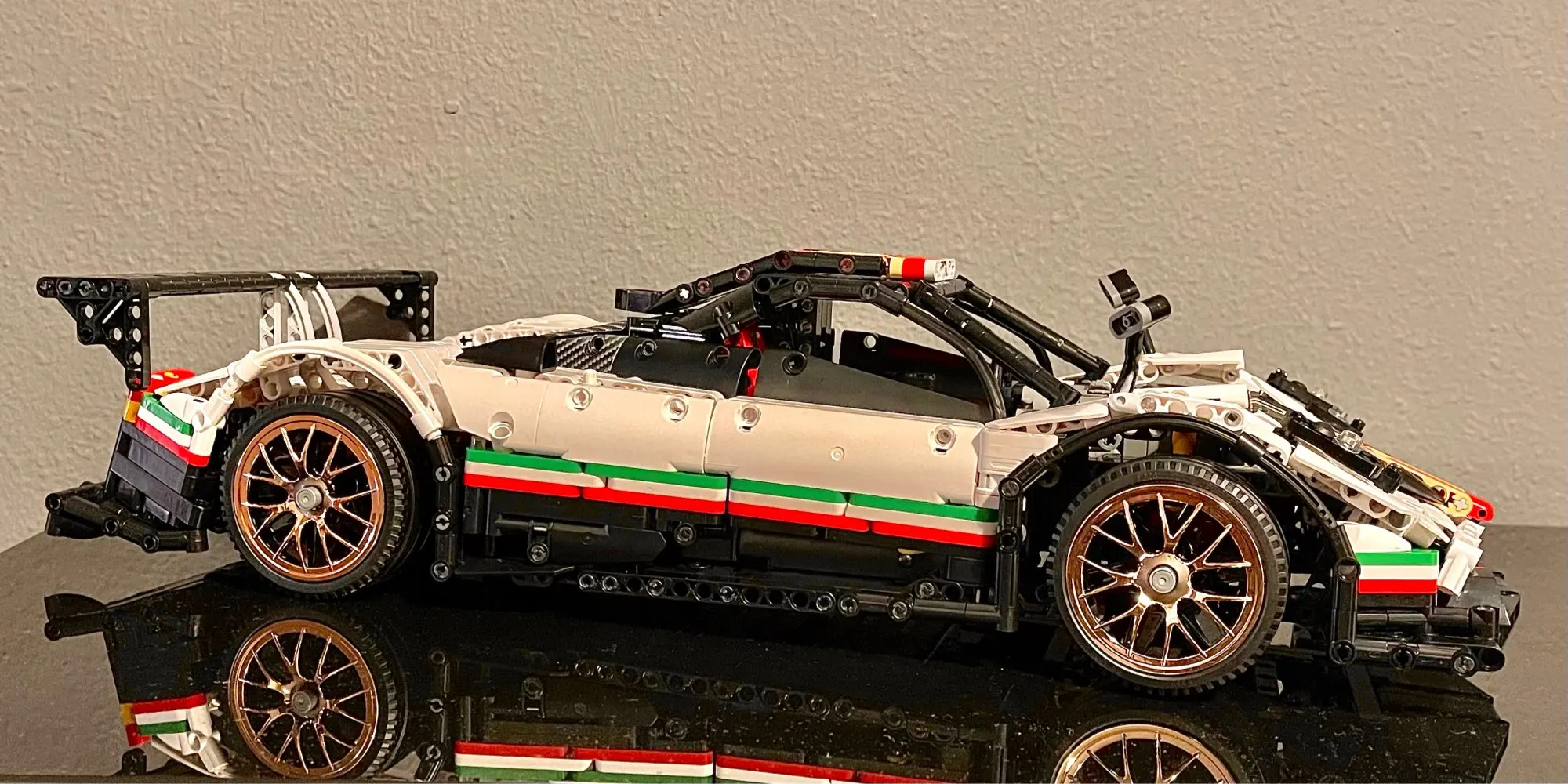 MOC Supercar Pagani Zonda R Racing Car Building Set