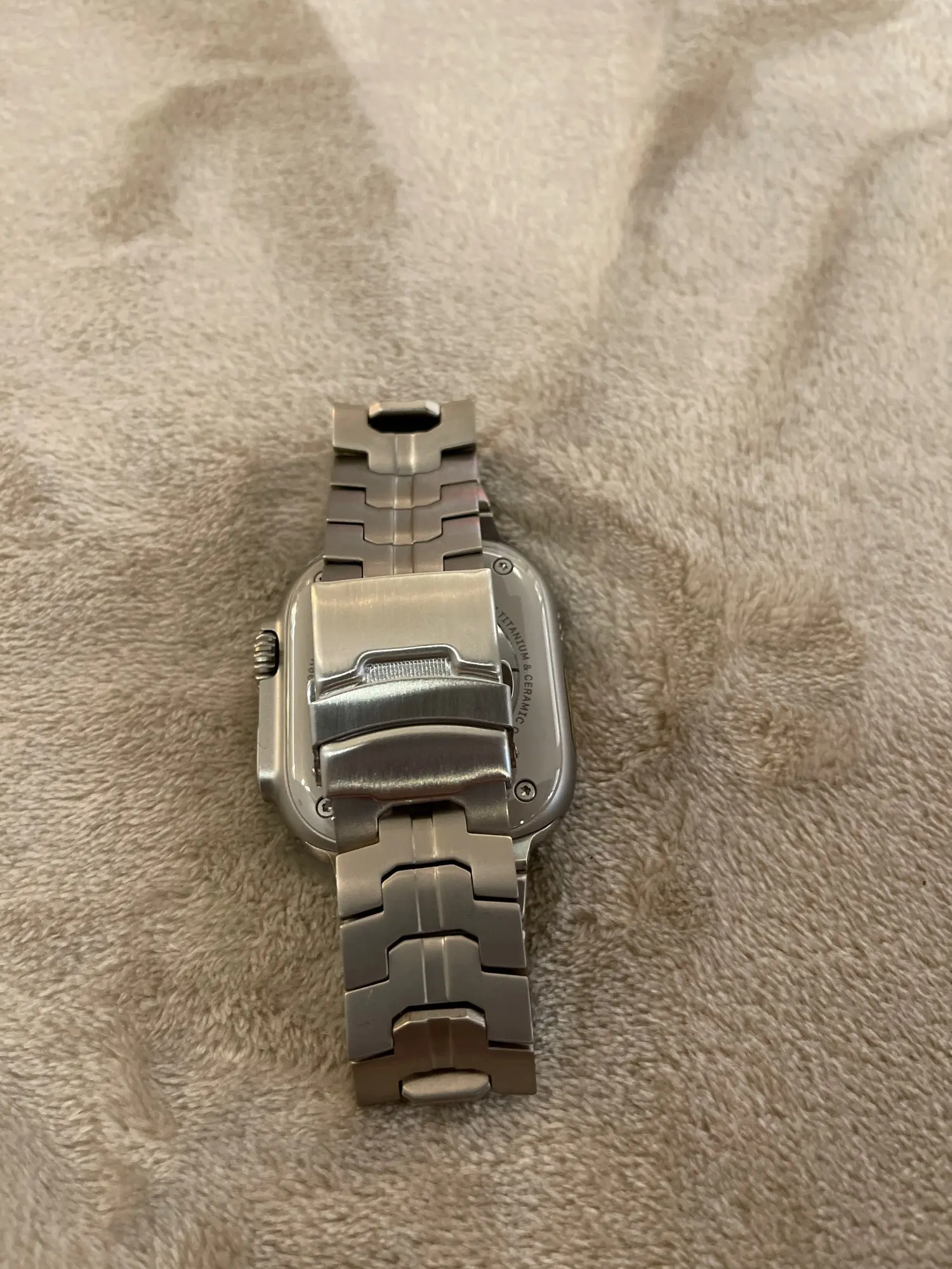 Bold Titanium Bracelet - Trendystraps – trendystraps.com