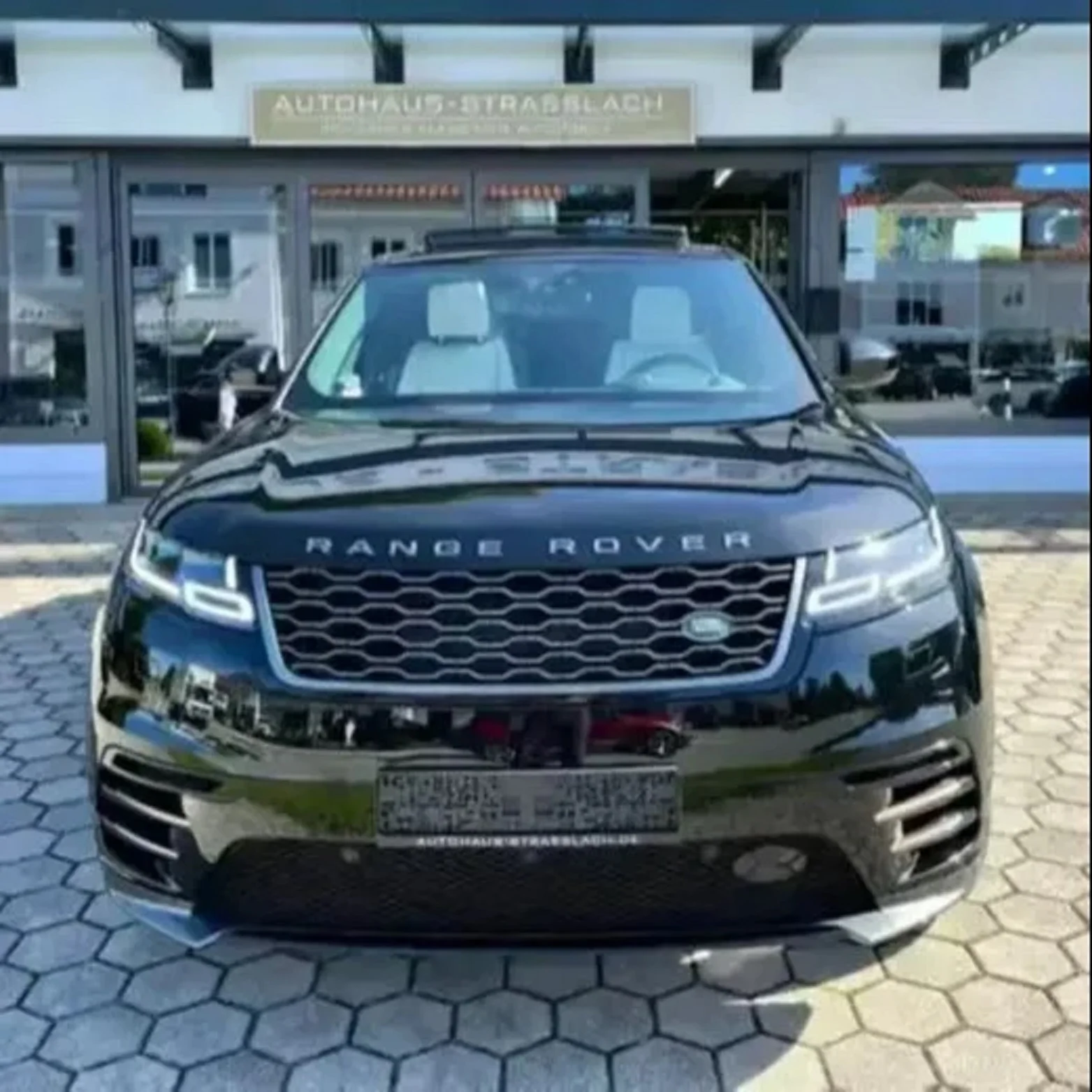 2022-Range-Rover-Velar-R-Dynamic-3-0-V6.jpg
