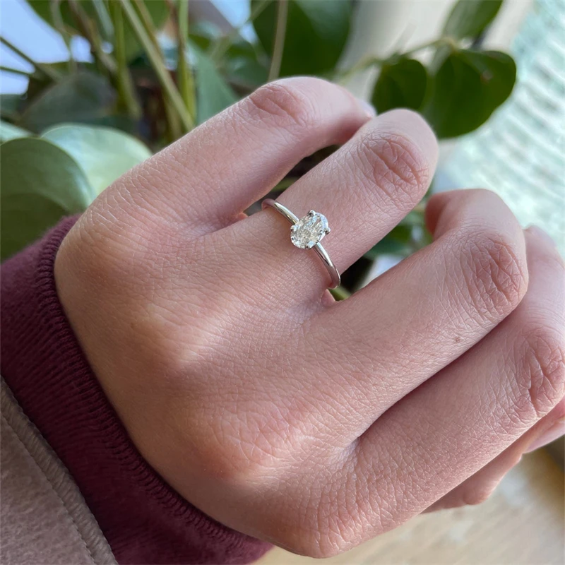 0.6 carat oval diamond store