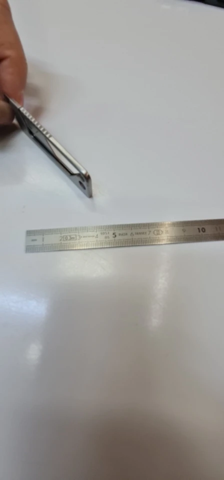 Quark Tool - The Minimal Keychain Utility Knife – The Quark Tool