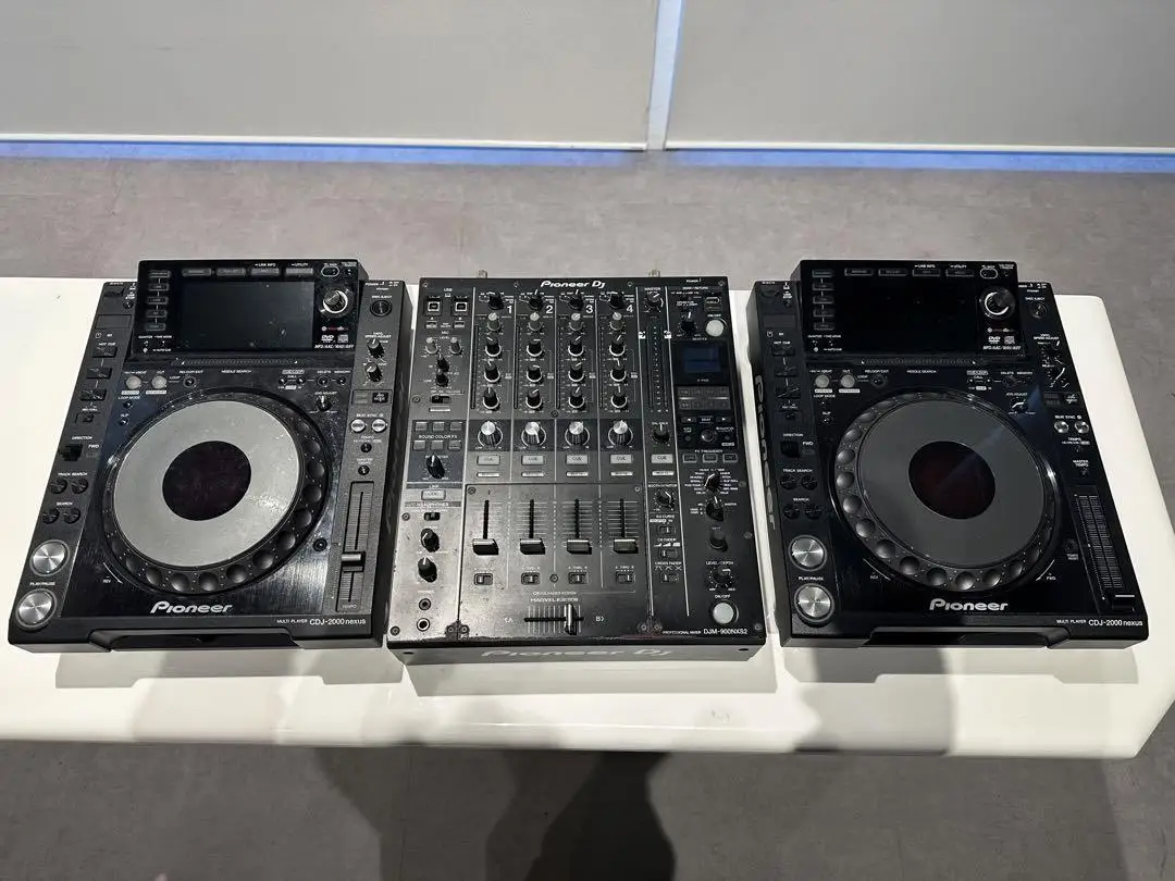 CDJ2000NXS2-DJM-NXS2-CDJ-2000.jpg
