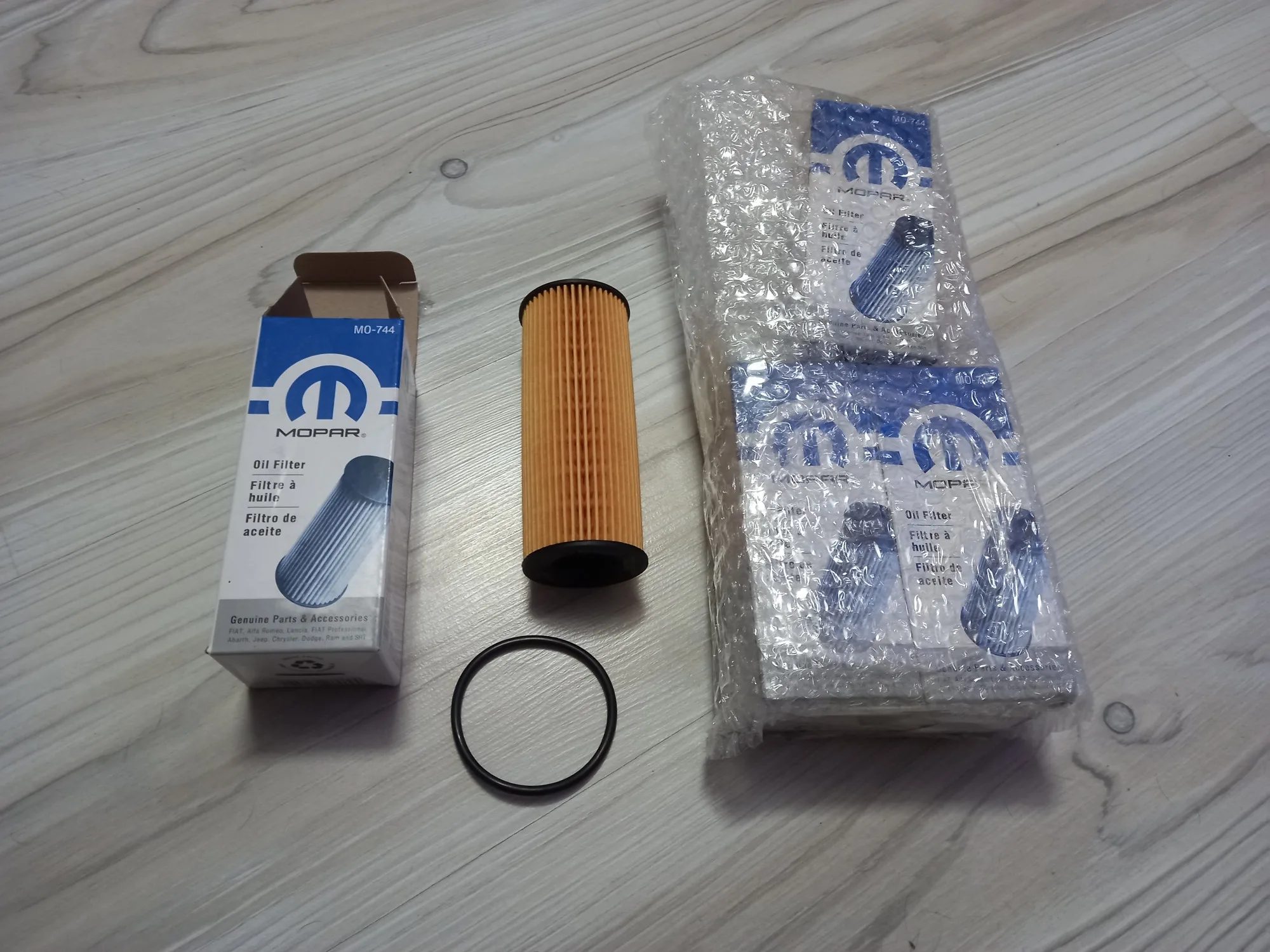 Масляный фильтр для CHRYSLER 300C 3,6 DODGE JOURNEY CHALLENGER 3,6 JEEP ...