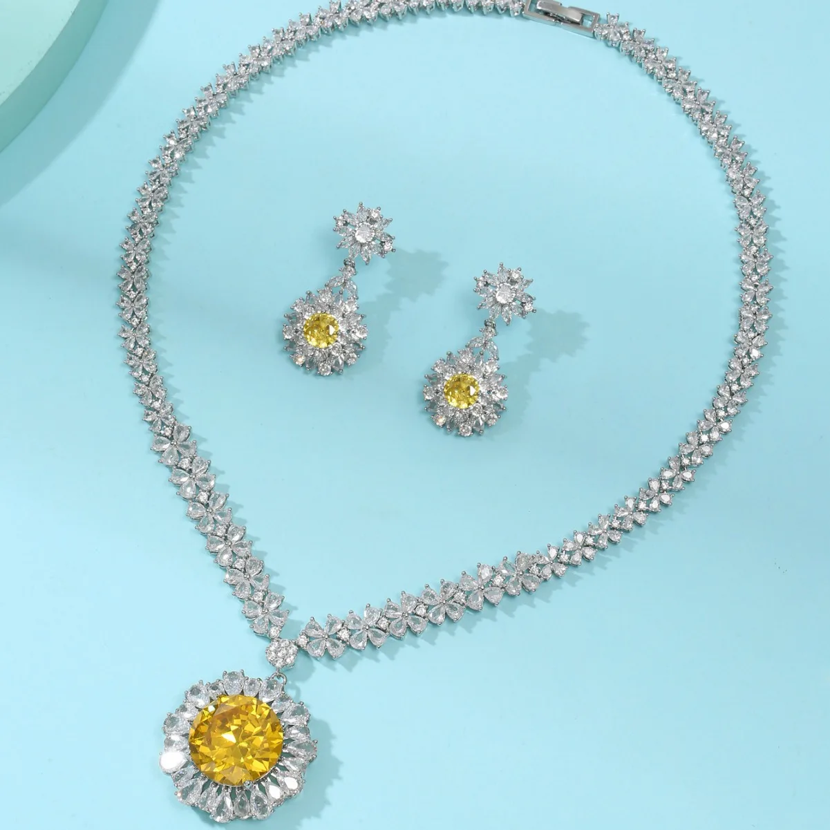 Luxury hot selling flower round zircon necklace earring set for brides ...