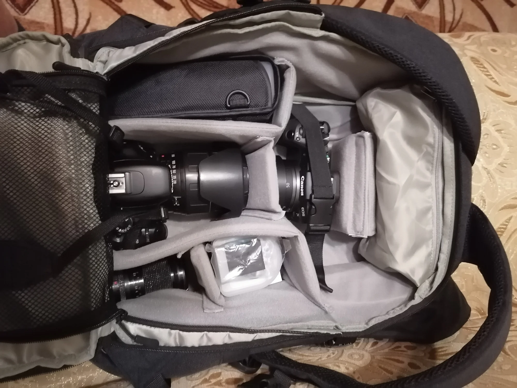 PULUZ Outdoor Portable Waterproof Scratch-proof Dual Shoulders Backpack ...