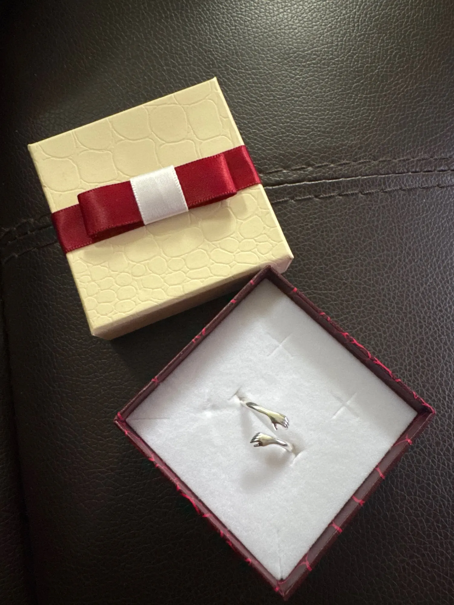 Hug Ring – elyndar