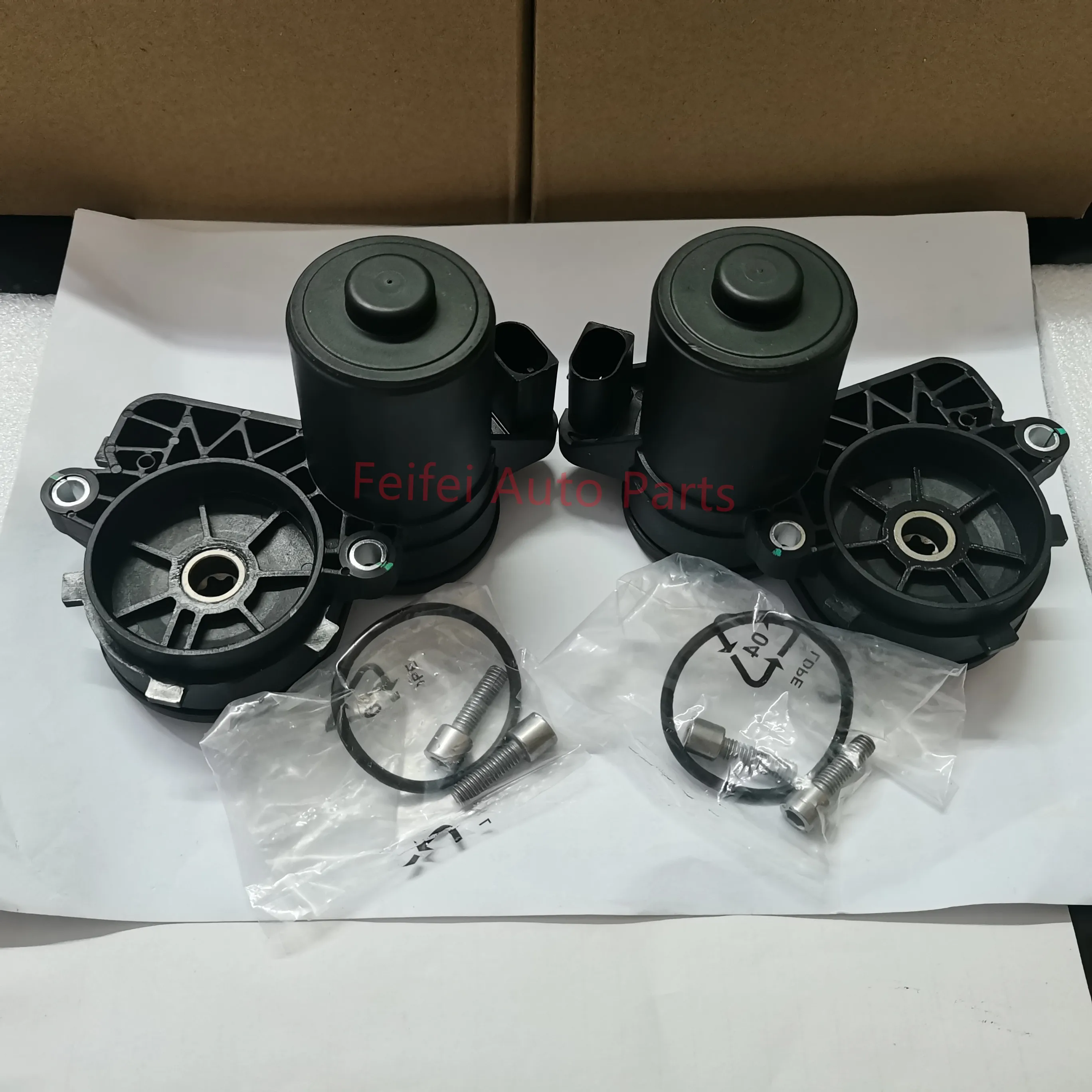 New-A0009061203-A0009061303-Rear-LH-RH-Wheel-Clamp-Parking-Brake ...