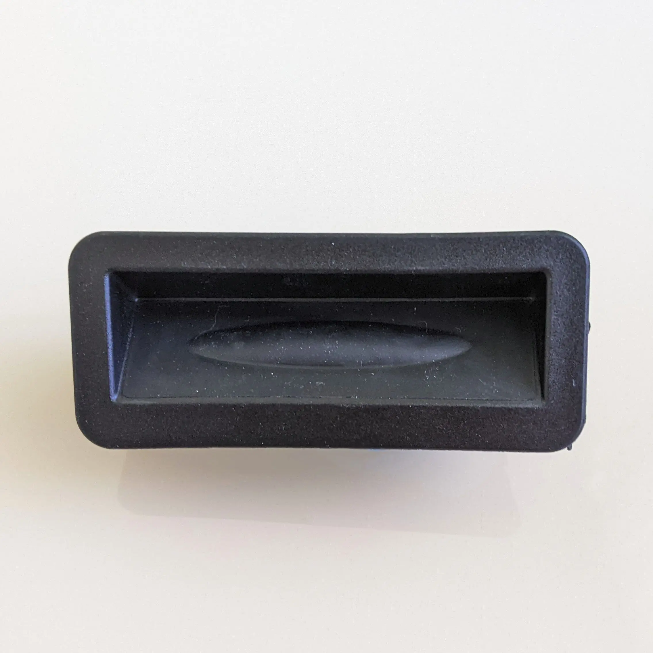 Open-button-boot-for-Ford-Focus-Fiesta-C-Max-1748915-1857333 ...