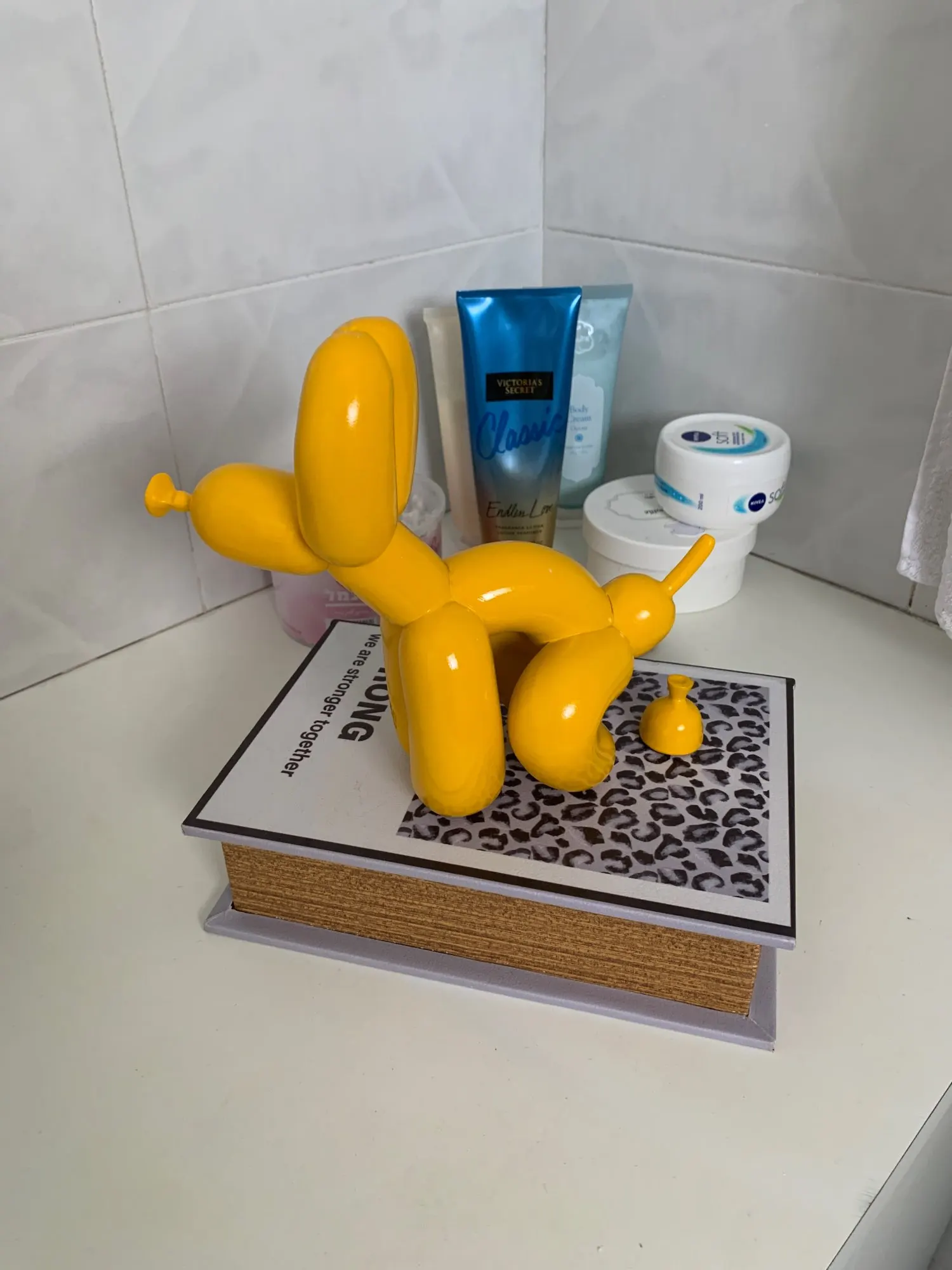 Balloon Dog Pooping Decor – Arte Attic
