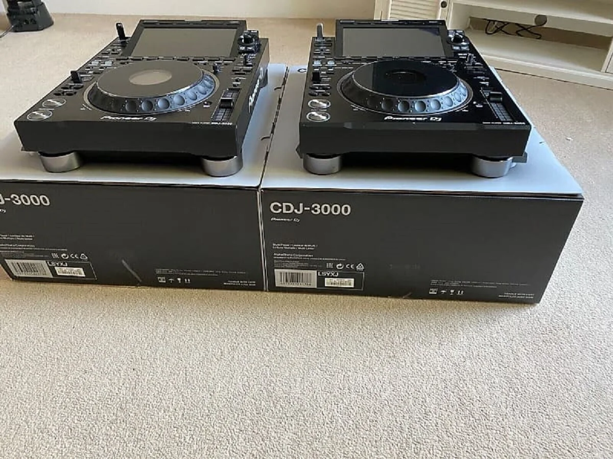 BEST-SELLING-CDJ-3000-Professional-dj-Media-Player-Pair.jpg