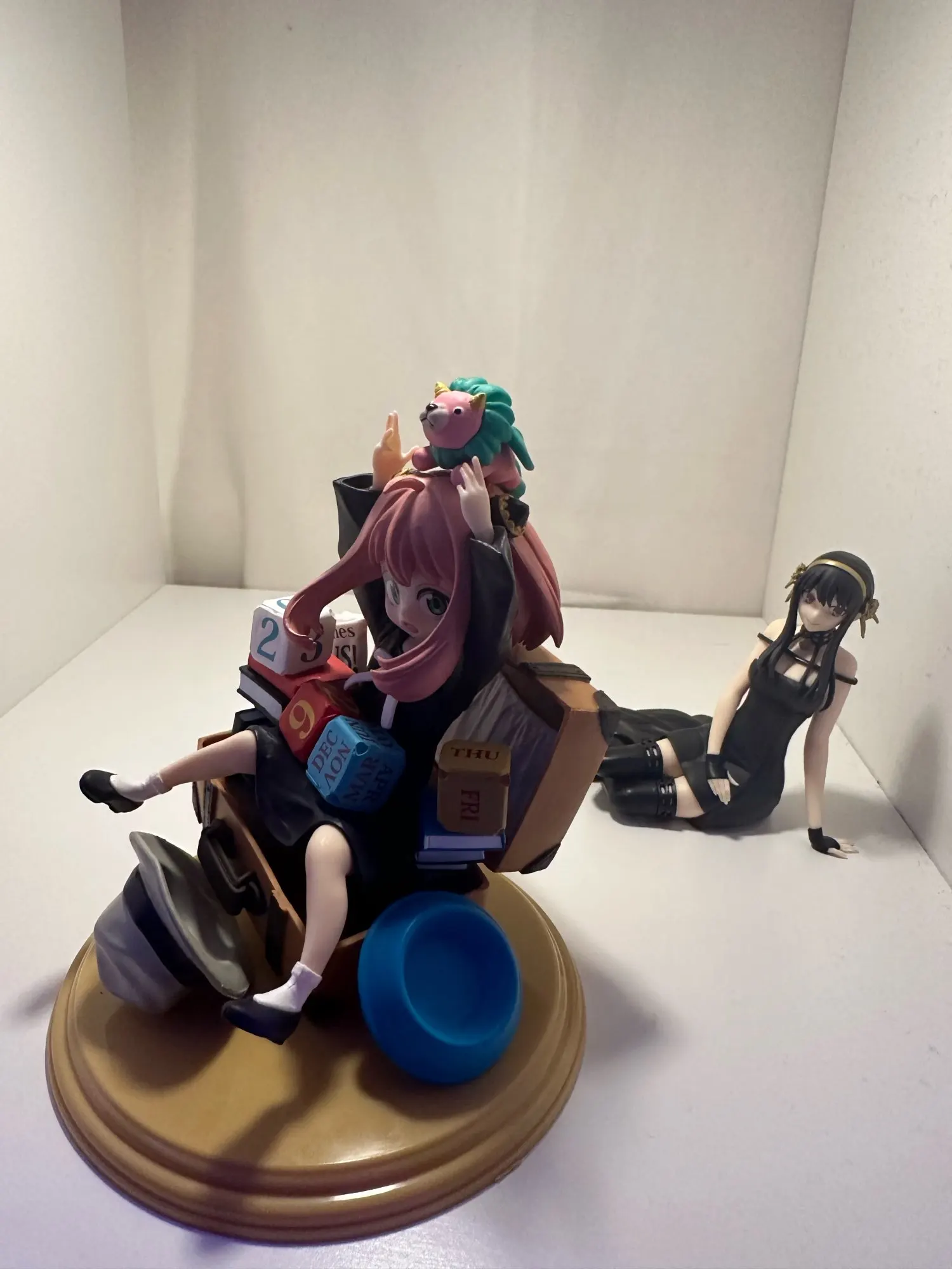 Yor Briar Perching in Black Assassin Dress Action Figure – Spy X Family ...