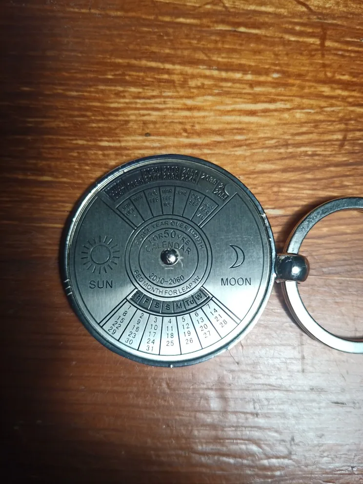 Creative Time Portal Mini Metal Calendar Keychain - Mavigadget