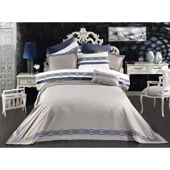 Vinaldi-Ala-at-Practical-Bedspread-Set.jpg