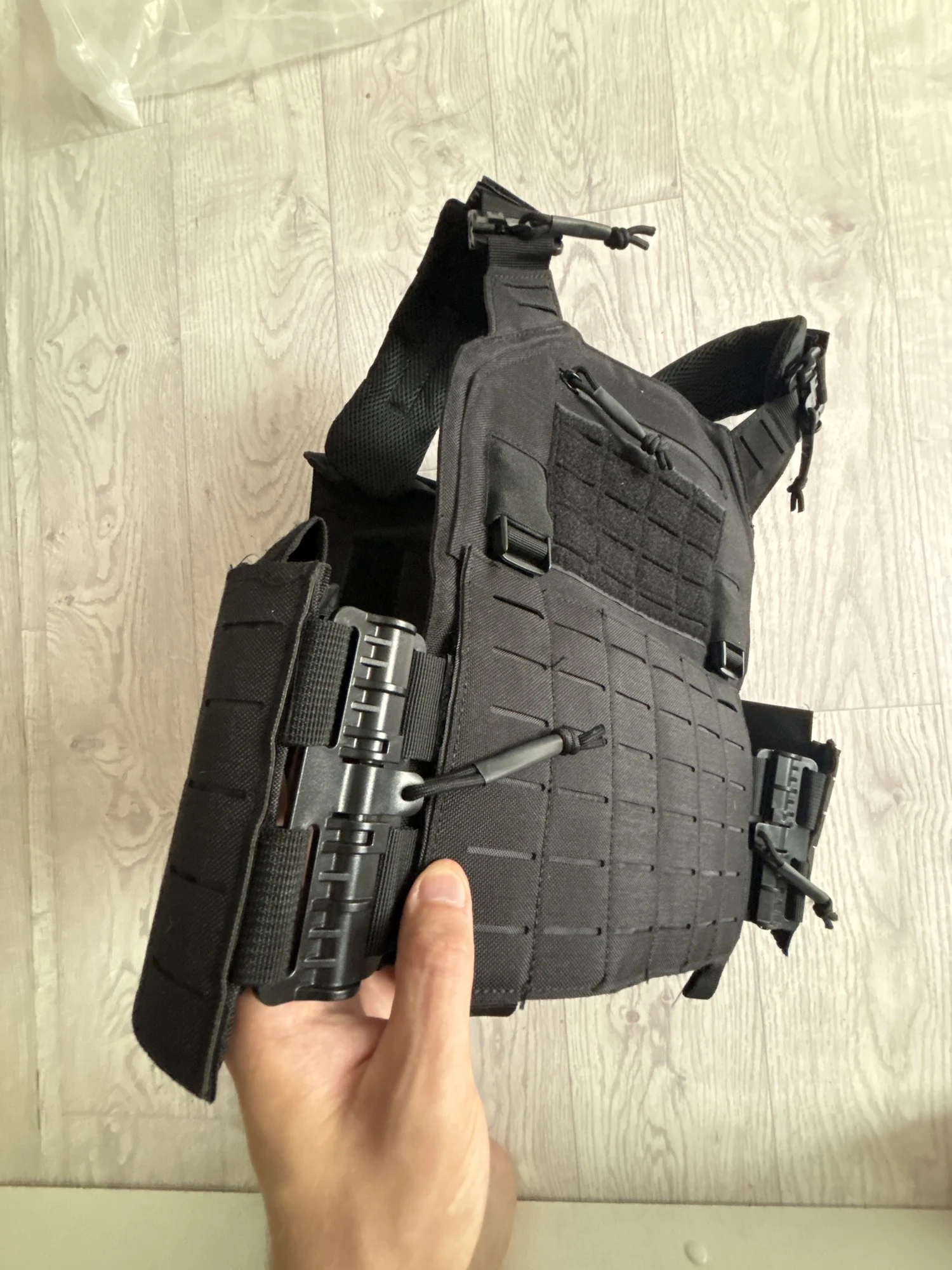 Plate Carrier With Side Plates