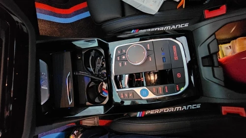 Extra USB-C and USB-A port | BMW i4 Forum