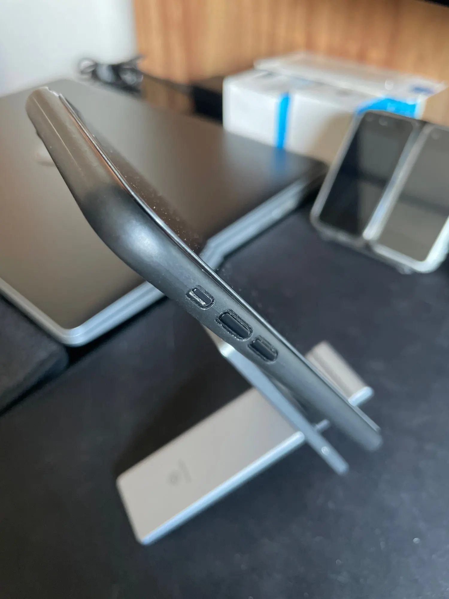 Simple Metalic Foldable Phone Holder - Mavigadget