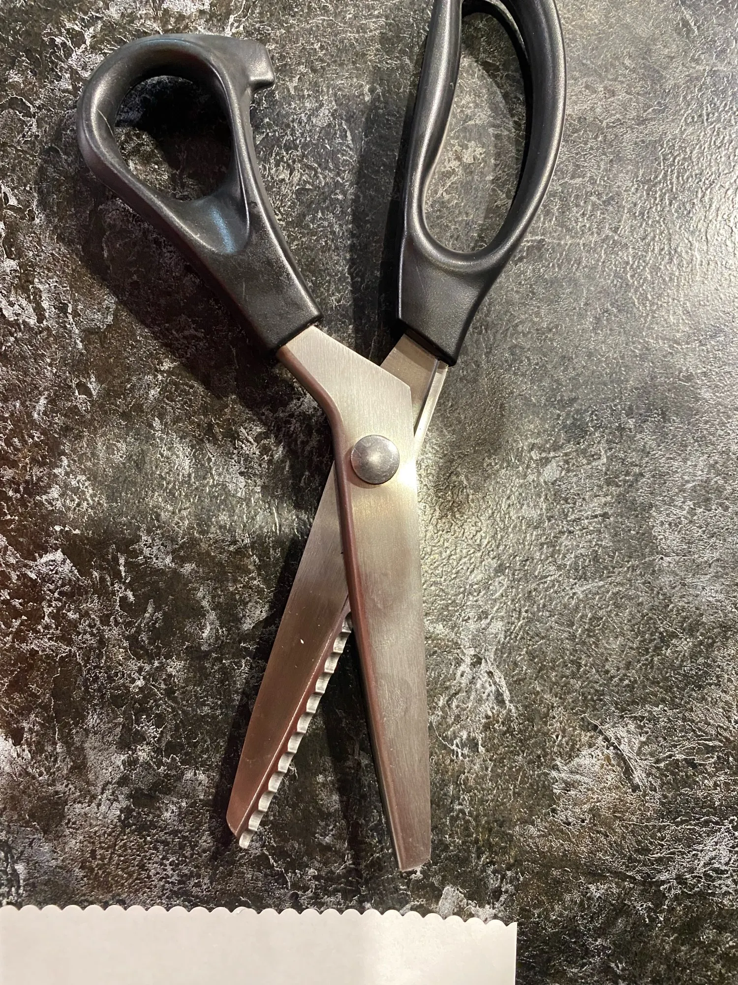 Zig Zag Sewing Scissor - Mavigadget