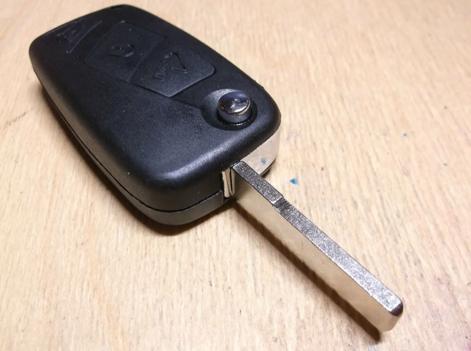 Fiat-Iveco-original-refurbished-switchblade-key-chip-3-button-silga ...