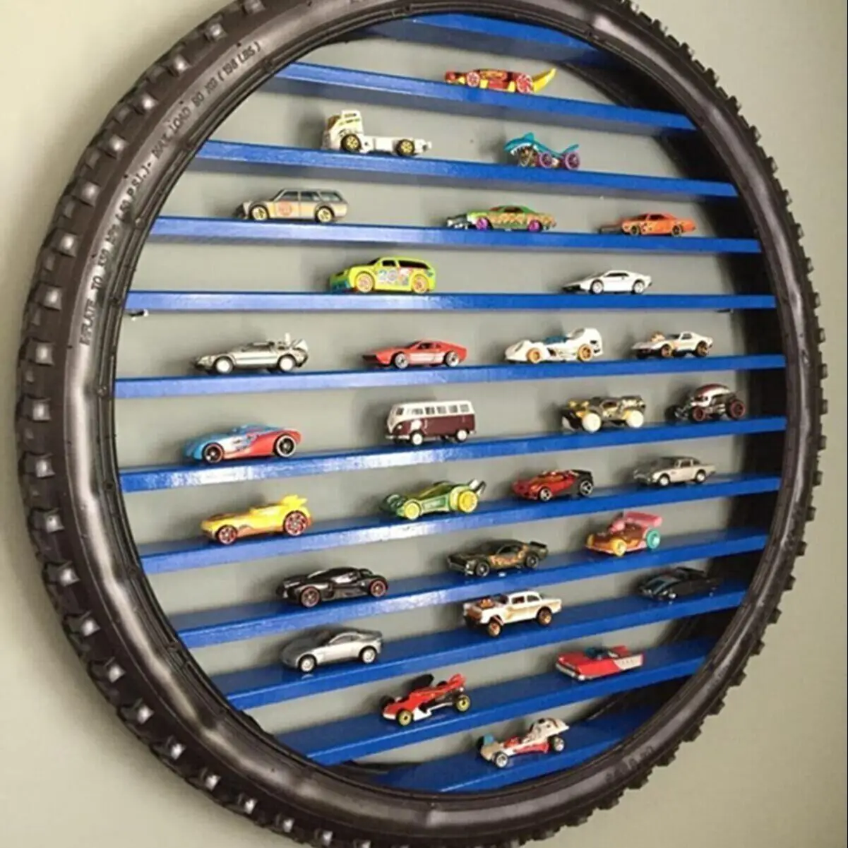 Estante-de-pared-con-ruedas-para-bicicleta-y-habitaci-n-de-ni-os ...