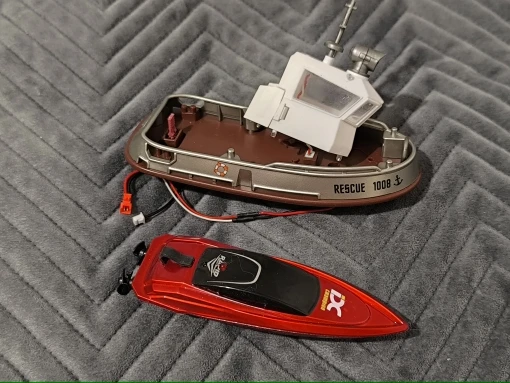Mini RC Boat 5km/h Radio Remote Controlled High Speed Ship with LED ...