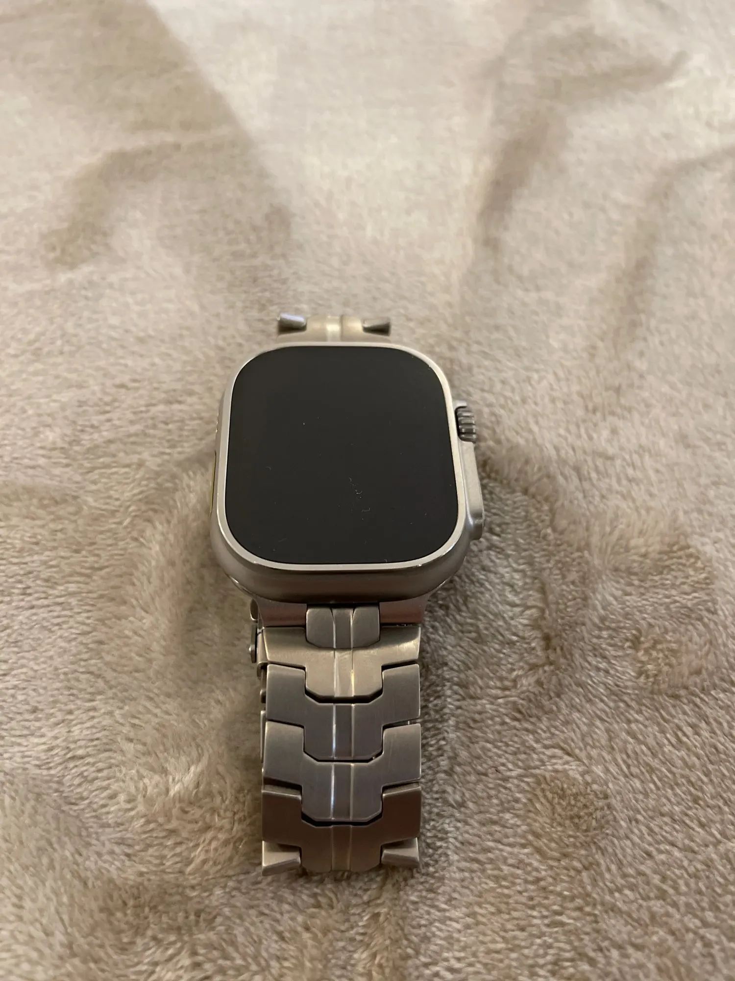 Bold Titanium Bracelet - Trendystraps – trendystraps.com