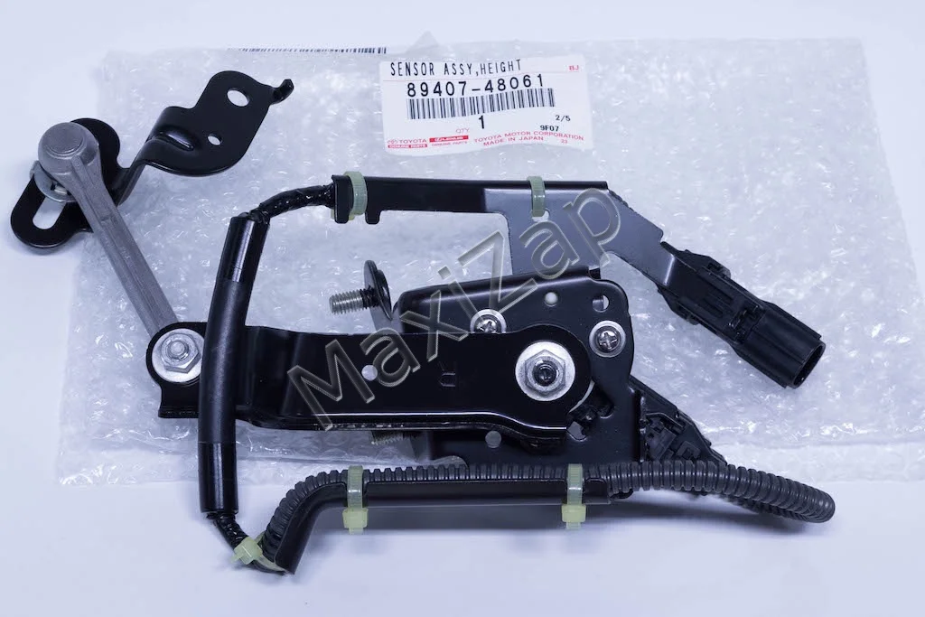 8940748061 Toyota/Lexus height level sensor rear