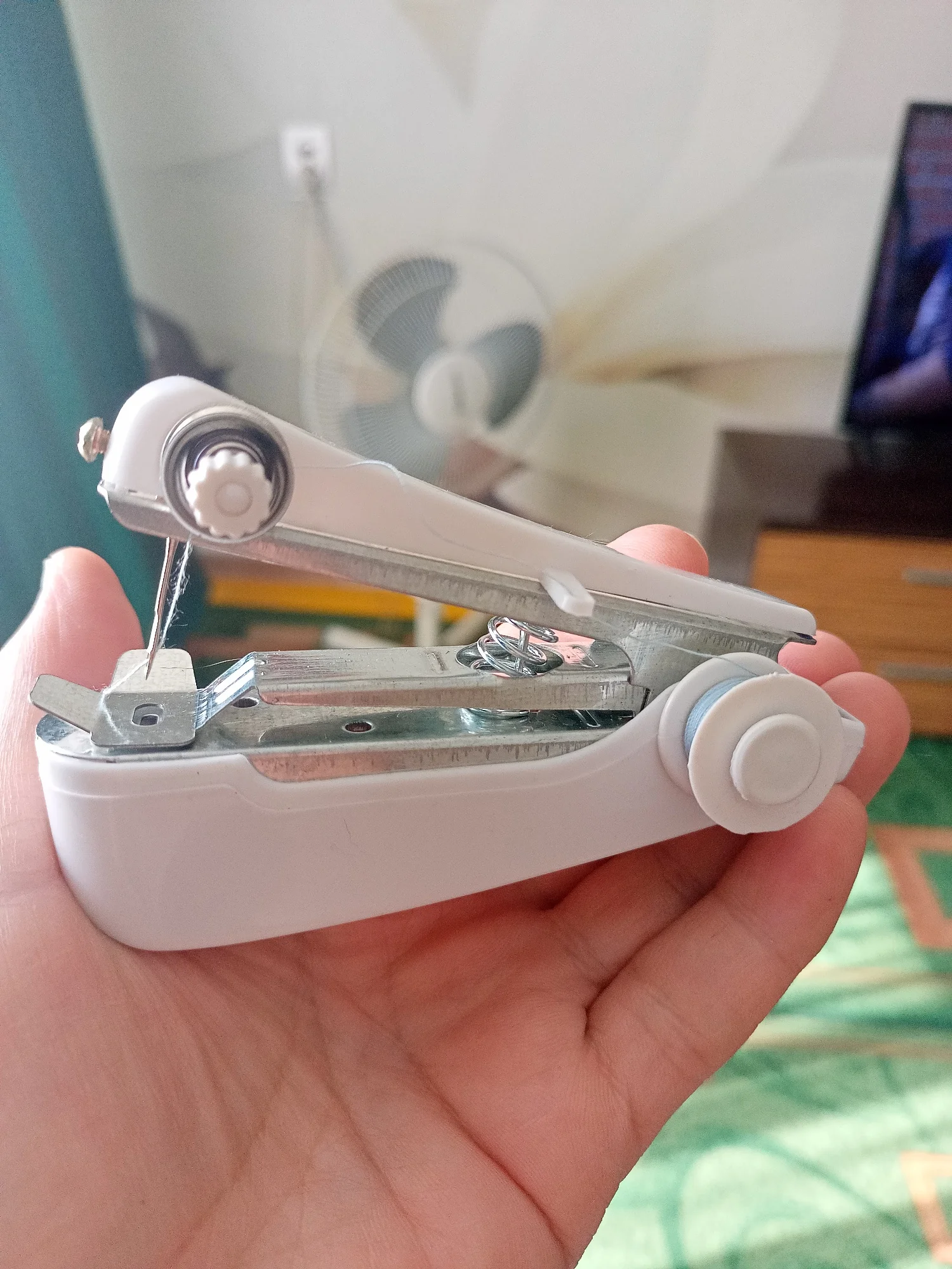 Handheld Portable Fix Fast Sewing Machine - Mavigadget