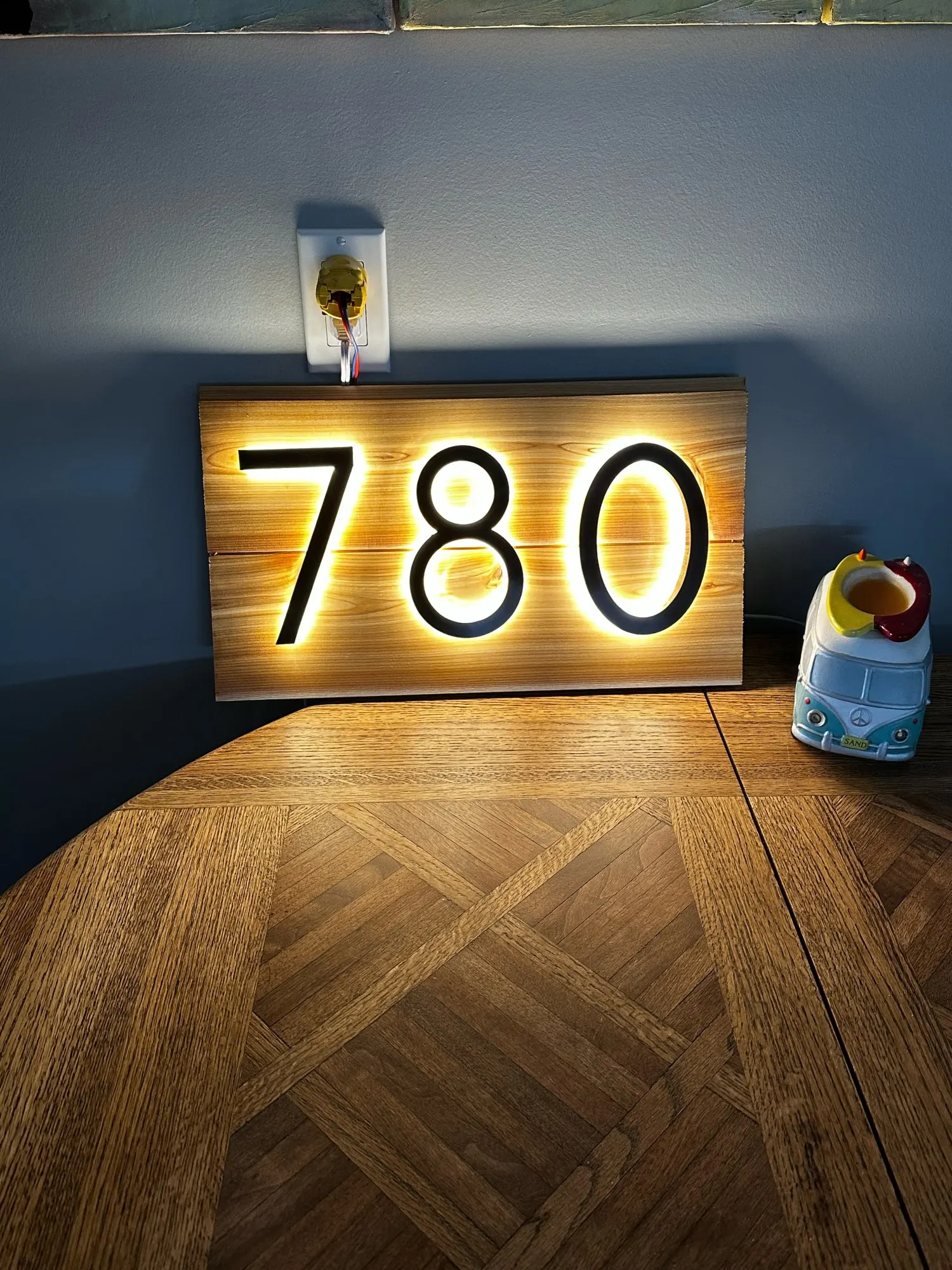 Illuminated House Numbers Backlit Led House Numbers Solar – BacklitLEDsign