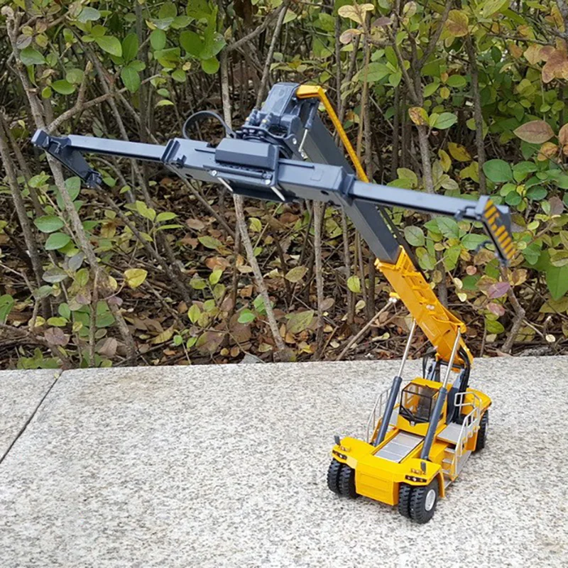 XCMG XCS45 Reach Stacker Metal Vehicle Model 1:50 Scale Container Crane ...