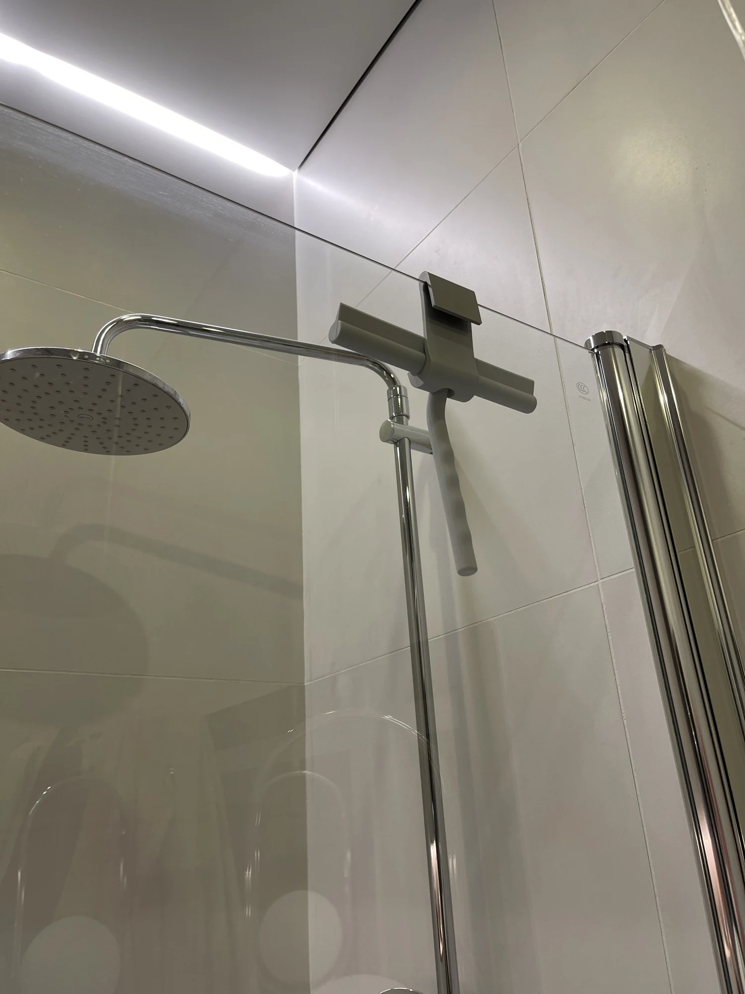 Simple Cleaner Adjustable Bathroom Wall-Mounted Wiper - Mavigadget