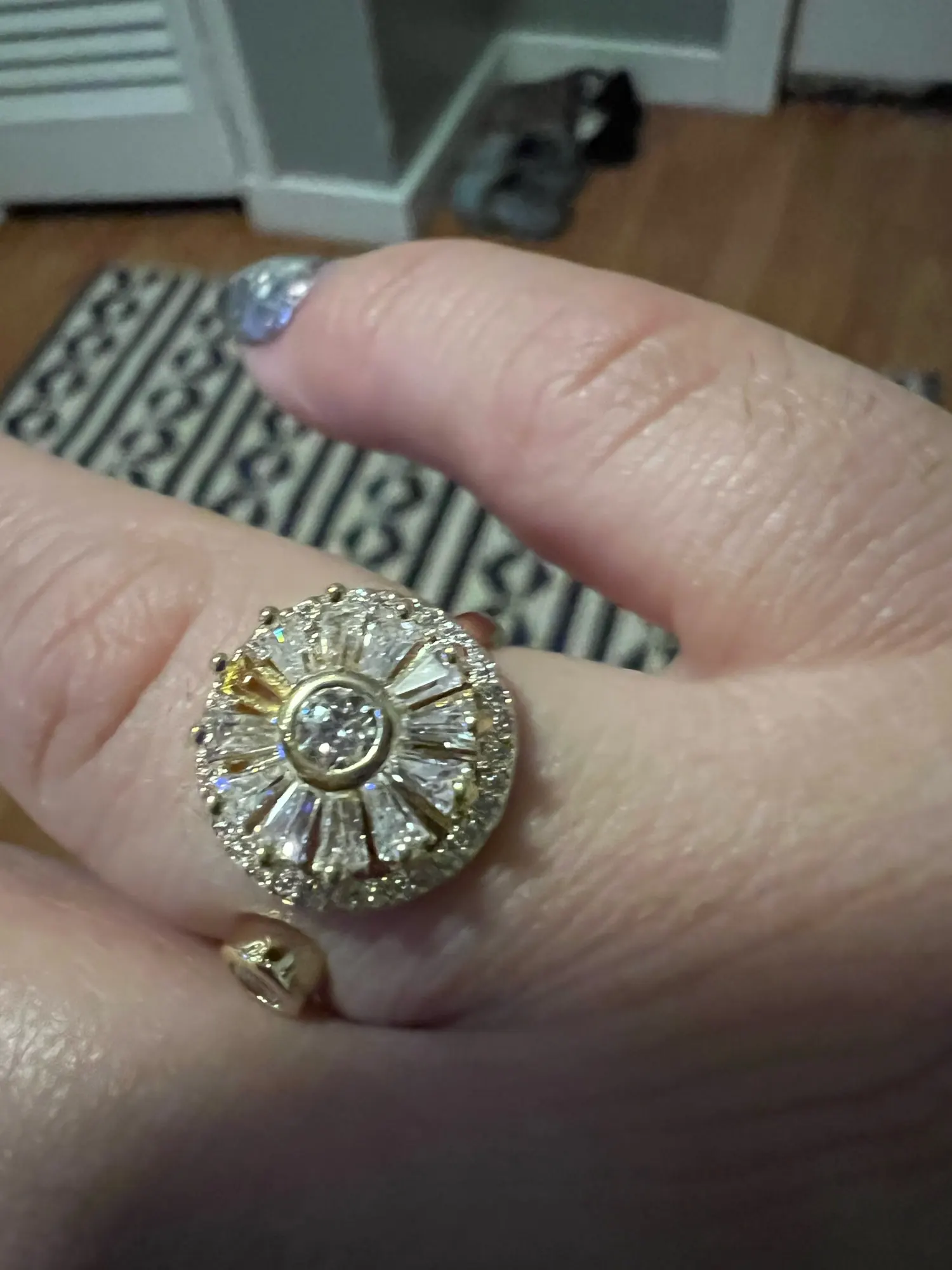 Blooming Flower Rotating Ring - Mavigadget