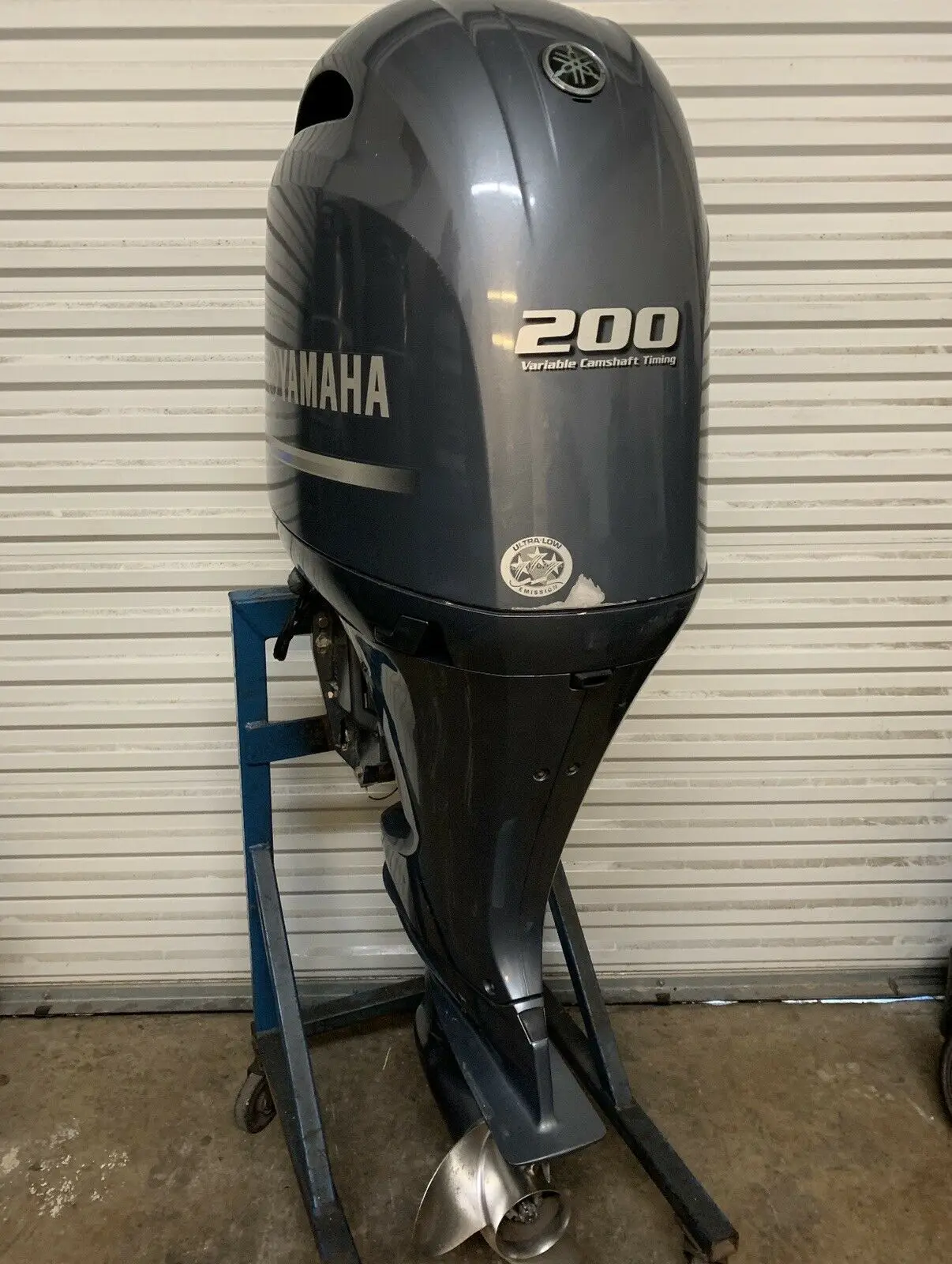 2014-YamahaS-F200XB-200hp-4-Stroke-Outboard-Motor.jpg