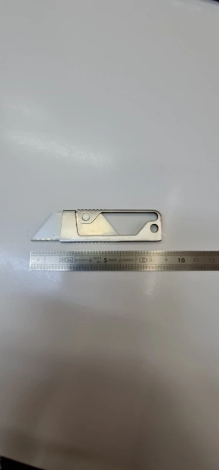 Quark Tool - The Minimal Keychain Utility Knife – The Quark Tool