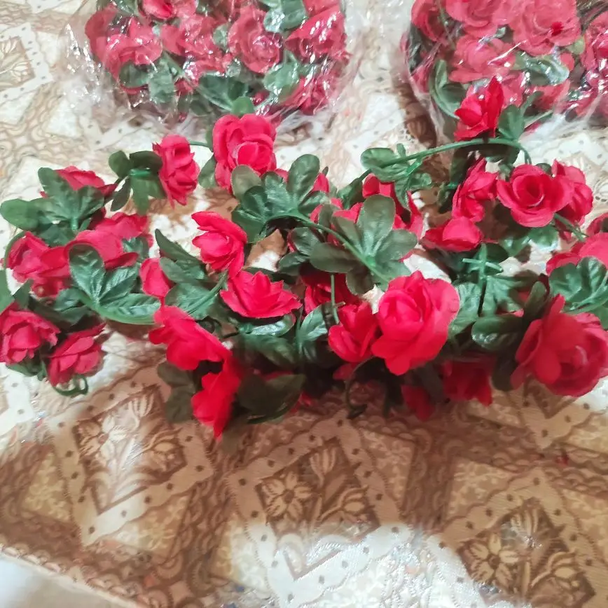 Fausse Guirlande de Fleurs Rouges Artificielles Déco