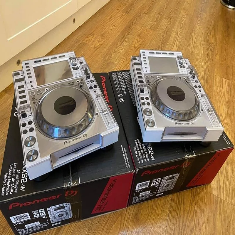 DJ-2x-CDJ-2000-nexus2-nxs2-Nexus-2-1x-DJM-2000-Nexus.jpg