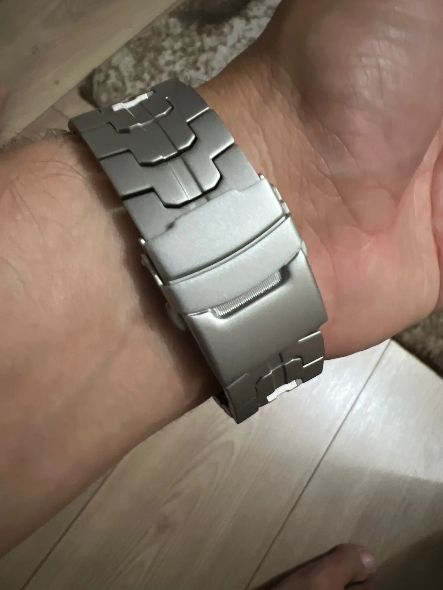 Bold Titanium Bracelet - Trendystraps – trendystraps.com