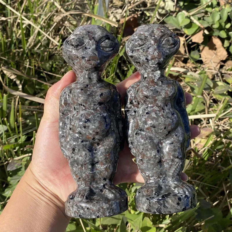 UV-Reactive-Yooperlite-Crystal-Alien-Skull-Carving-Self-Standing ...