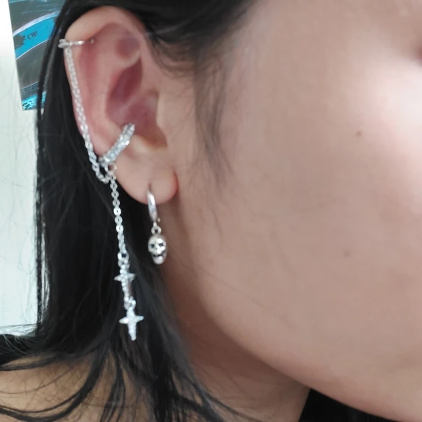 Diamond Star Ear Cuff | Dagiba Jewelry