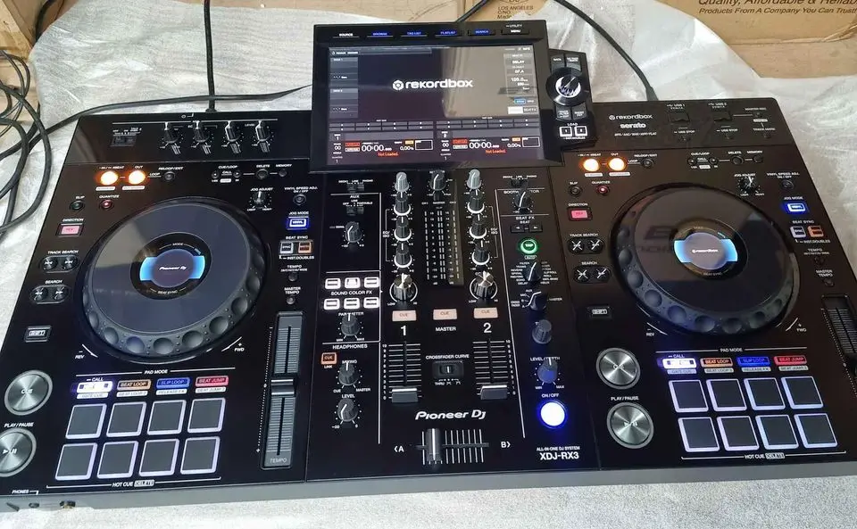 DJ-XDJ-RX3-W-DJ.jpg