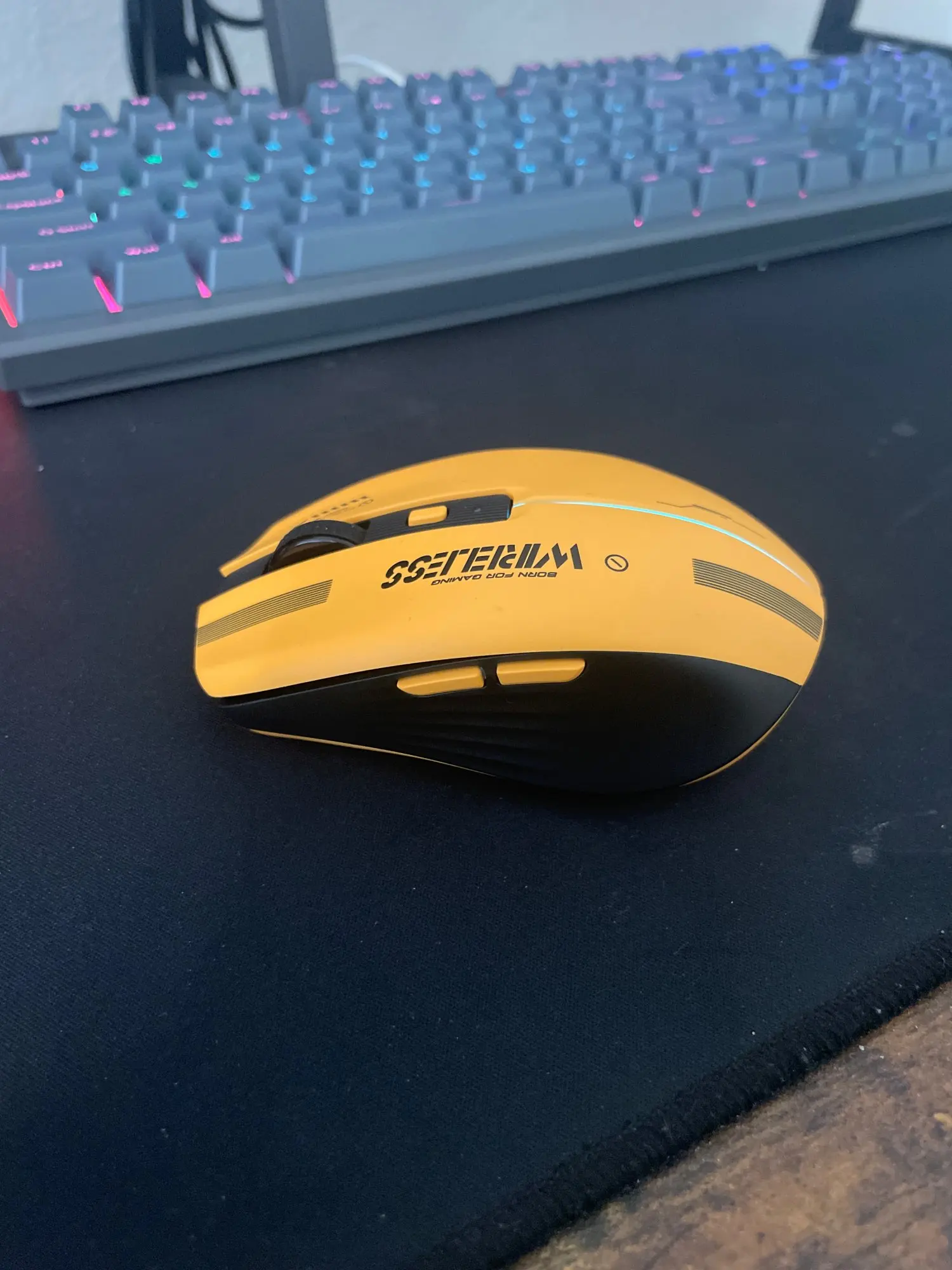 LT-T19 Ergonomic Rechargeable Gaming Mouse USB 2.4G Wireless RGB Light ...