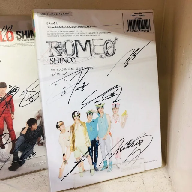 Shinee Romeo Album Cover