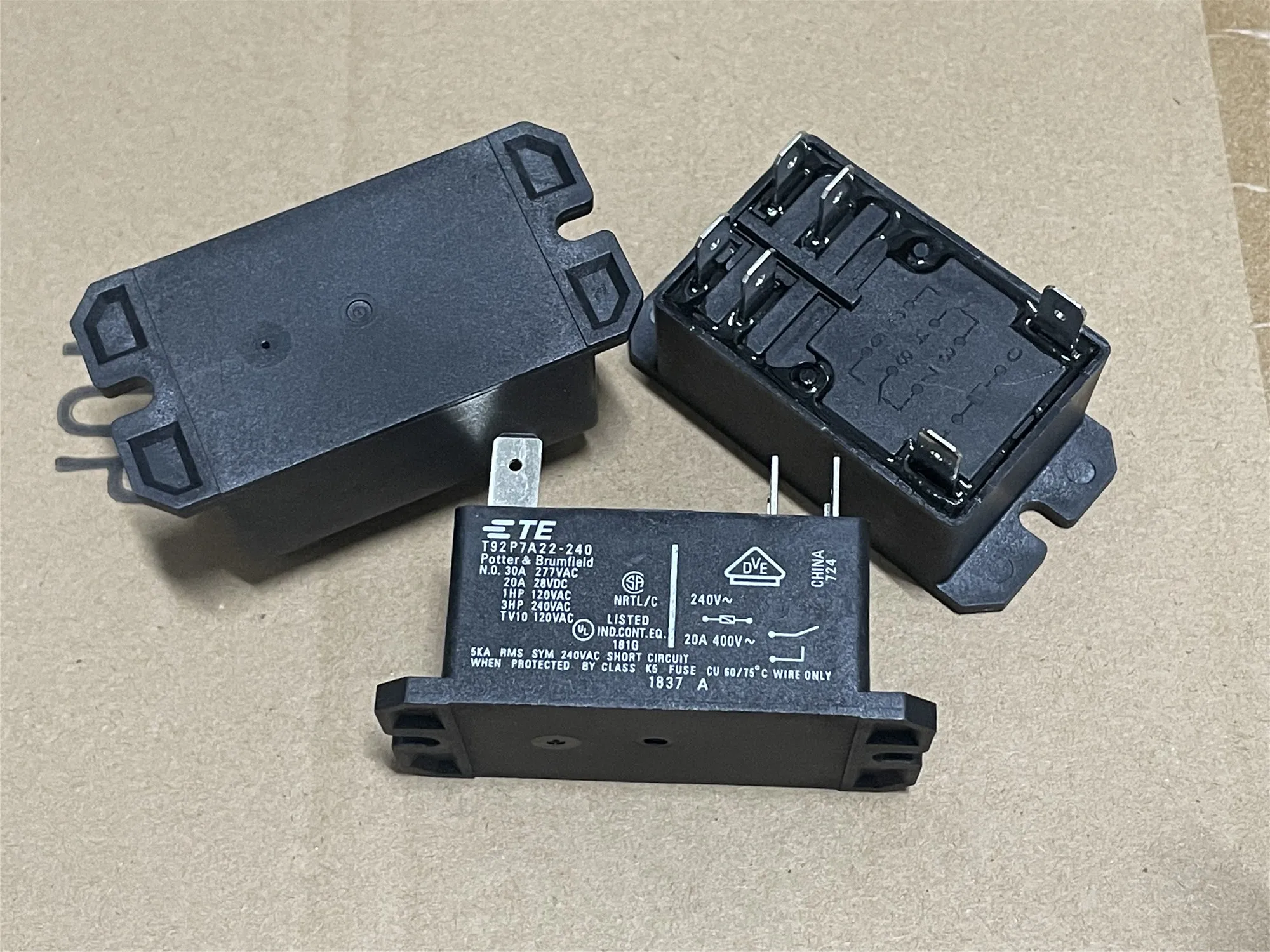 T92P7A22-240-T92S7A22-240-240VAC-Relay-6pins.jpg