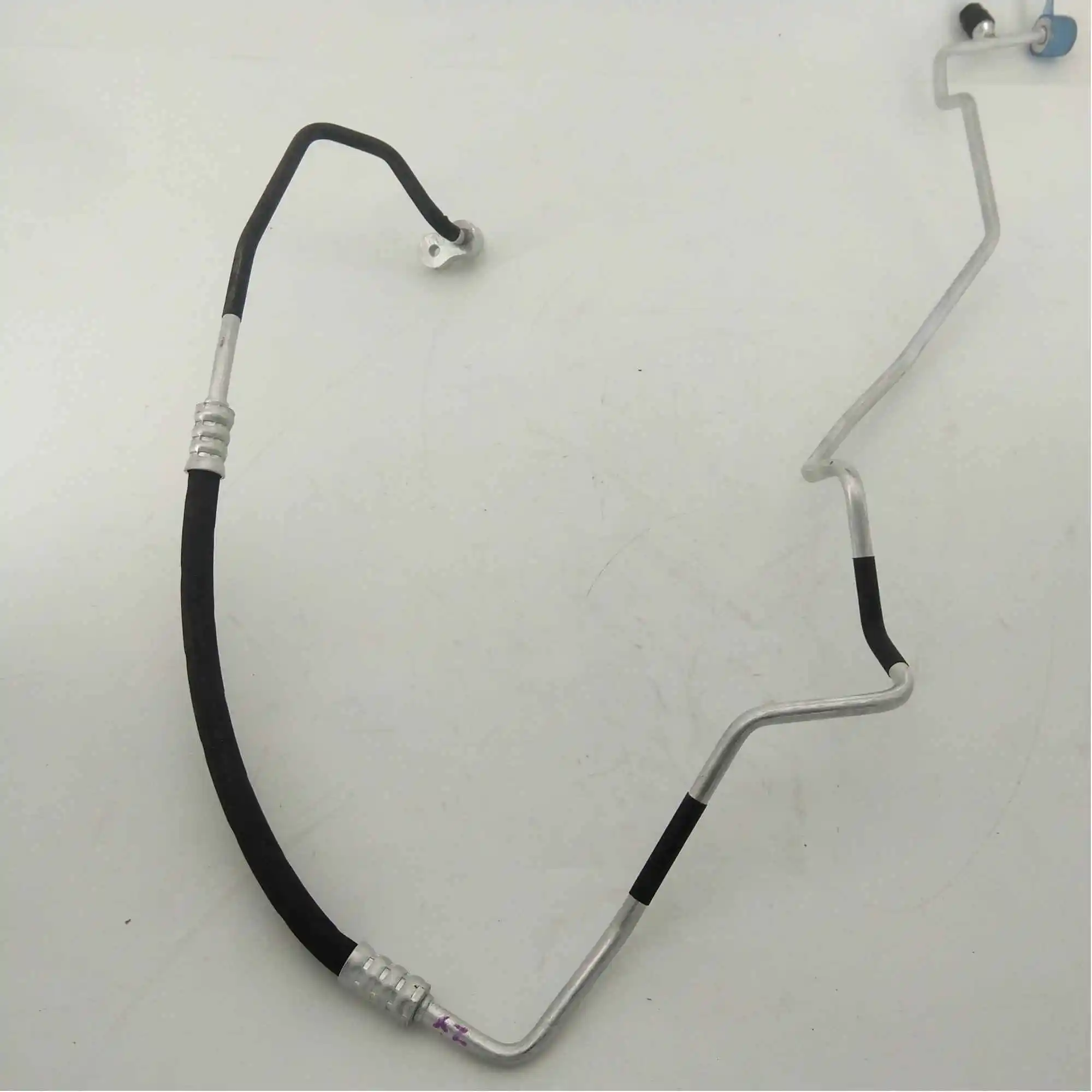 New Air Conditioning Hose For A udi A6 2.0TDI OEM:4F0260710E 4F0 260 710 E