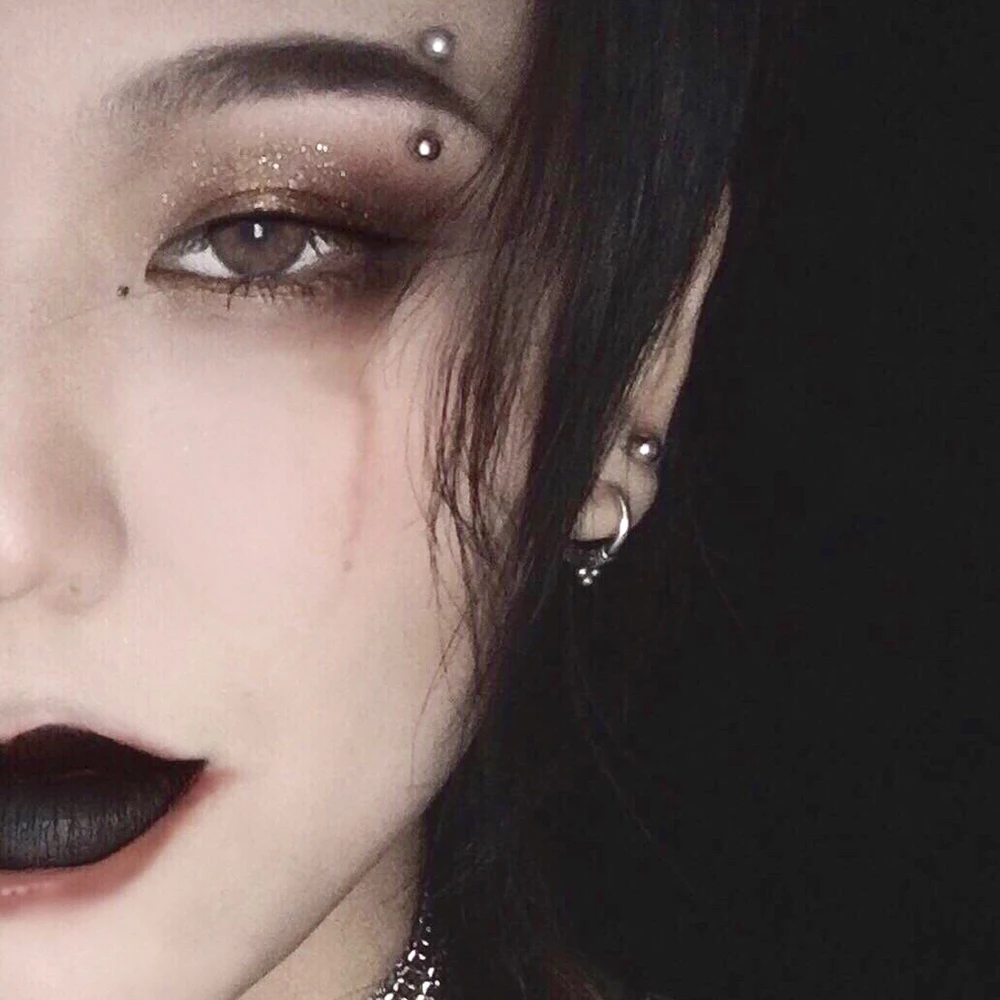 Goth Girls Belly Button