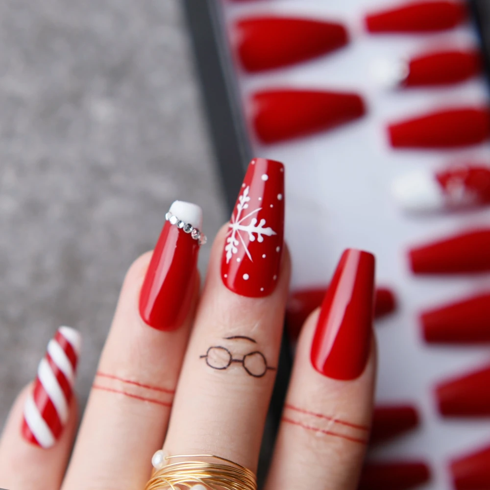 Christmas Candy Cane Acrylic Nails
