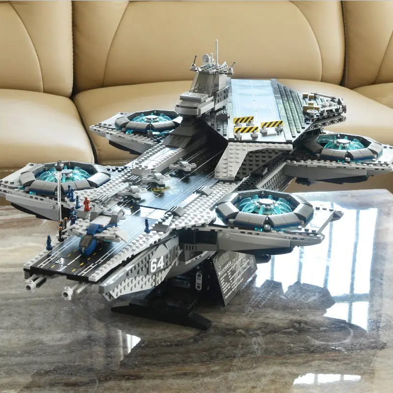 Super Heroes lEGOED Marvel Avengers Helicarrier Model 76042 2996PCS ...