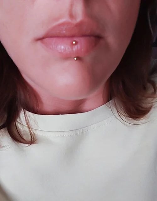 Double Inverse Vertical Labret